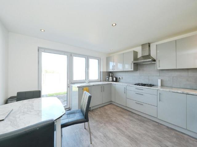 3 bedroom bungalow for sale in St. Margarets Avenue, Nottingham, Nottinghamshire, NG8