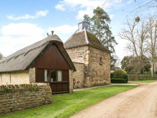 3 Bedroom Bungalow For Sale In Stamford, Lincolnshire