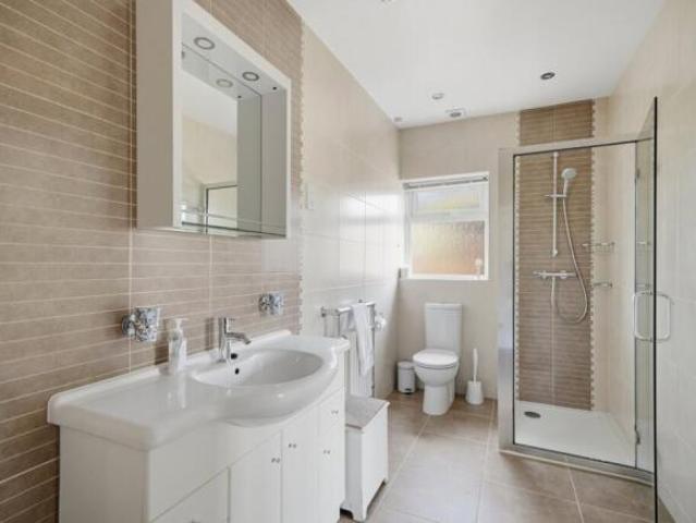 3 bedroom bungalow for sale in Rossett Drive, Harrogate, North Yorkshire, HG2