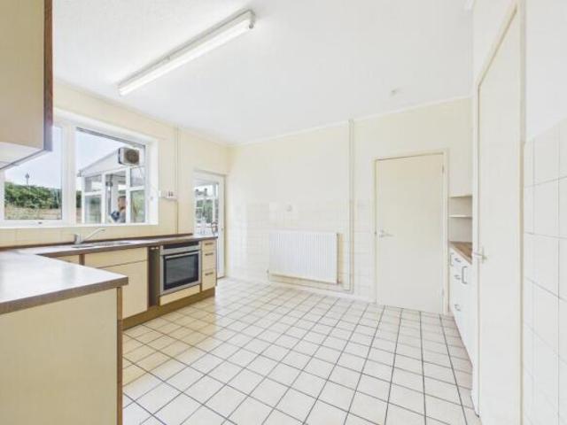 3 bedroom bungalow for sale in Rivermead Close, Gloucester, Gloucestershire, GL2