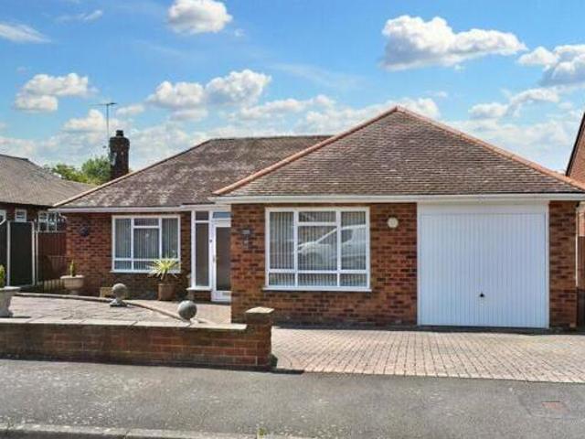 3 Bedroom Bungalow For Sale In Worcester, Worcestershire