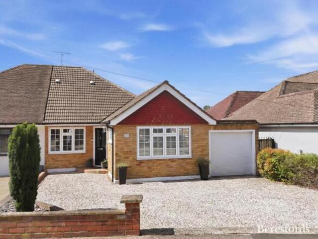 3 bedroom bungalow for sale in Westbourne Drive, Brentwood, CM14