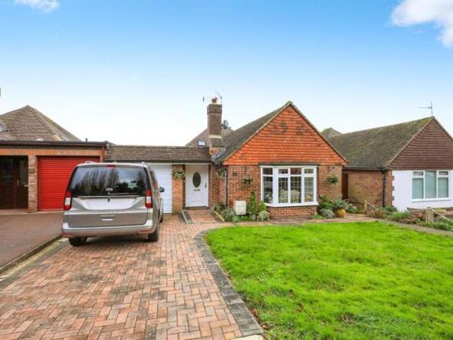 2 bedroom bungalow for sale in Willingdon Park Drive, Eastbourne, BN22