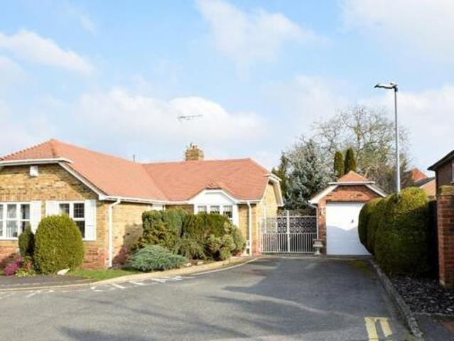 3 Bedroom Bungalow For Sale In Windsor, Berkshire