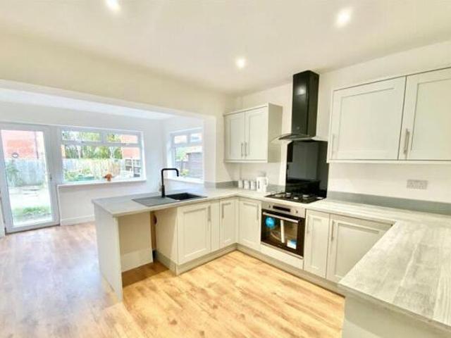 3 Bedroom Bungalow For Sale In Winsford, Cheshire