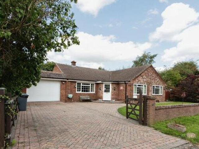 3 Bedroom Bungalow For Sale In Tadley, Hampshire