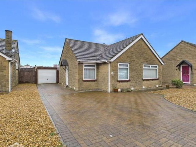 3 bedroom bungalow for sale in Thames Avenue, Greenmeadow, Swindon, SN25