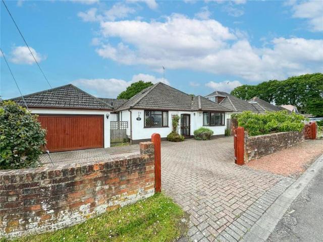 3 bedroom bungalow for sale in The Orchard, Bransgore, Christc.