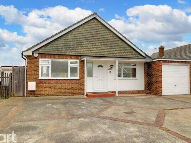 3 bedroom bungalow for sale in Tyndale Drive ClactonOnSea CO15