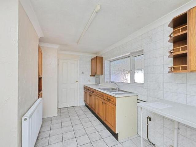 3 bedroom bungalow for sale in Valley Side Road, Norwich, Norfolk, NR1