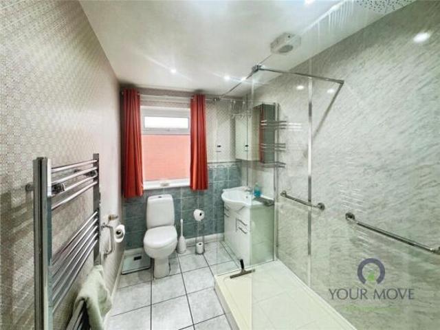 3 bedroom bungalow for sale in Vicarage Lane, Whetstone, Leicester, Leicestershire, LE8