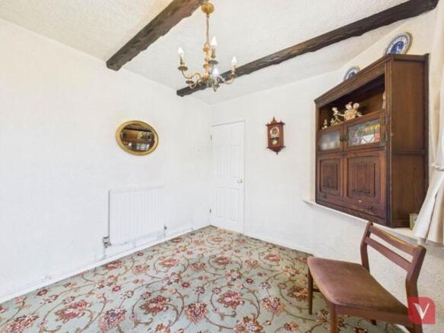 3 bedroom bungalow for sale in Vincent Rd, Leagrave, LU4