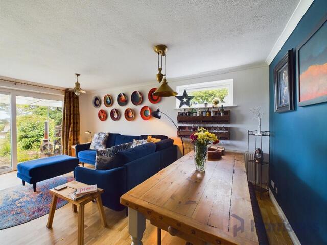 3 Bedroom Bungalow Faversham Kent 98766024