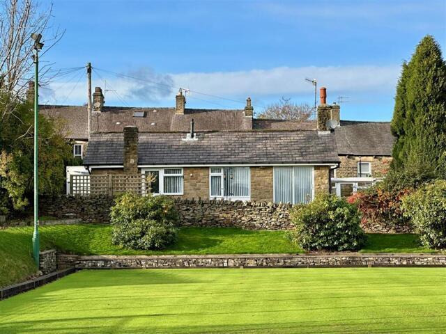 3 Bedroom Bungalow Furness Vale Furness Vale 99840022