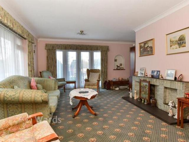 3 Bedroom Bungalow Kent Kent LS98687513