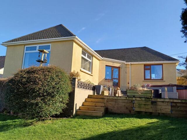 3 Bedroom Bungalow Kidwelly Carmarthenshire 100023765
