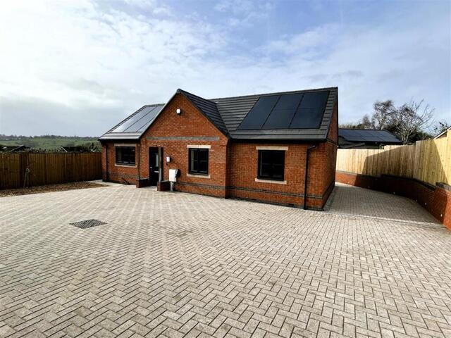 3 Bedroom Bungalow Kilburn Kilburn 100456333
