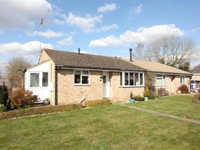 3 Bedroom Bungalow Kings Sutton Northamptonshire 89519072