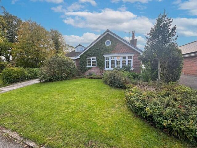 3 Bedroom Bungalow Holmes Chapel Cheshire East 101891963