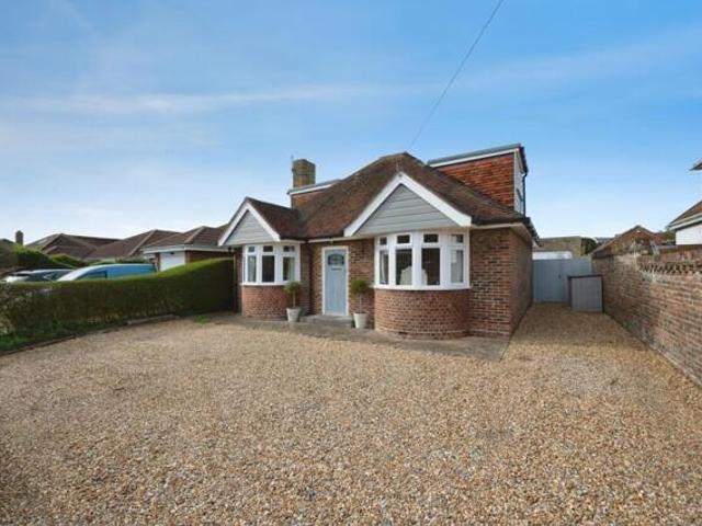 3 Bedroom Bungalow Hayling Island Hampshire LS101675924