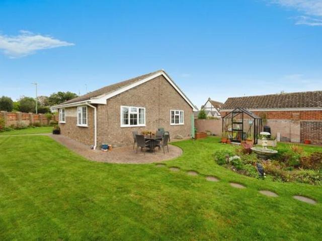 3 Bedroom Bungalow Hayling Island Hampshire 99161434