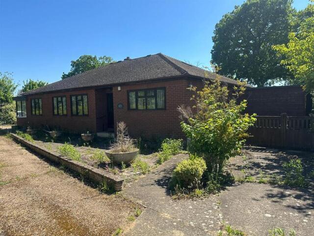 3 Bedroom Bungalow Harleston Harleston LS99523714