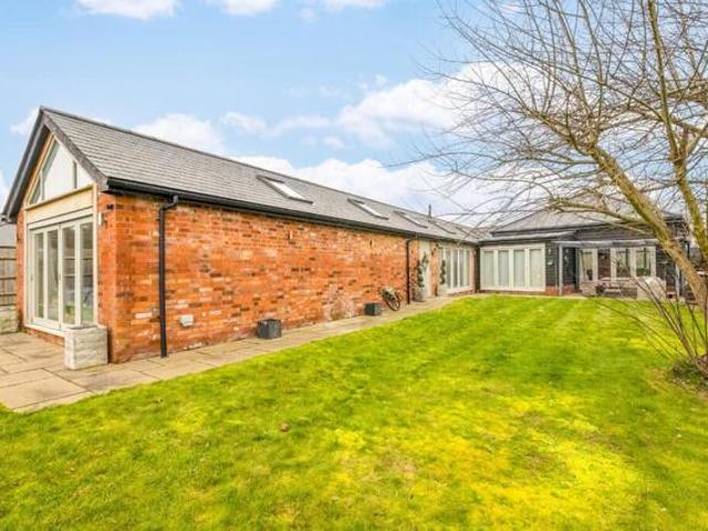3 Bedroom Bungalow Hitchin Hertfordshire LS100426252