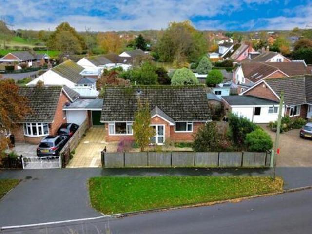 3 Bedroom Bungalow Highbridge Somerset 98612398