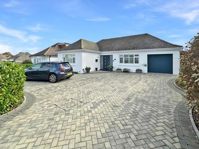 3 Bedroom Bungalow Highcliffe Dorset 98278287