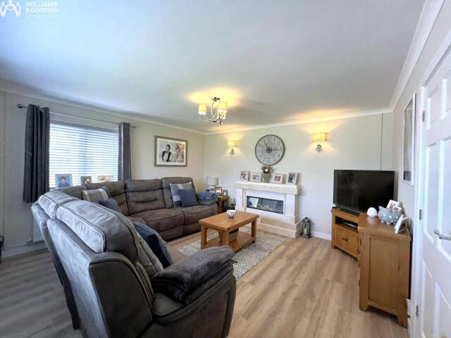 3 Bedroom Bungalow Isle Of Anglesey Isle Of Anglesey LS100366192