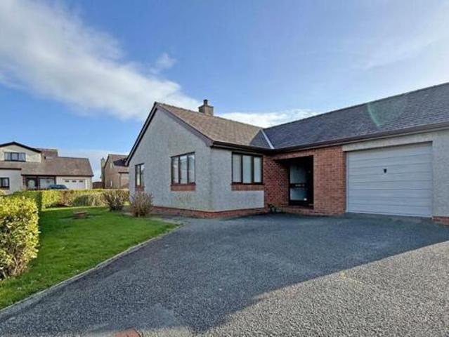 3 Bedroom Bungalow Isle Of Anglesey Isle Of Anglesey LS100649013