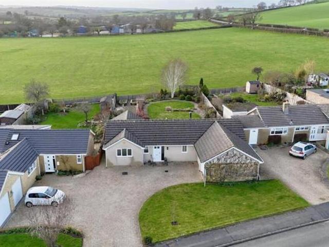 3 Bedroom Bungalow Long Compton Long Compton LS101931474