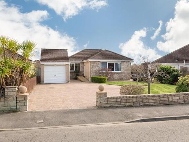 3 Bedroom Bungalow Leven Fife 100366185