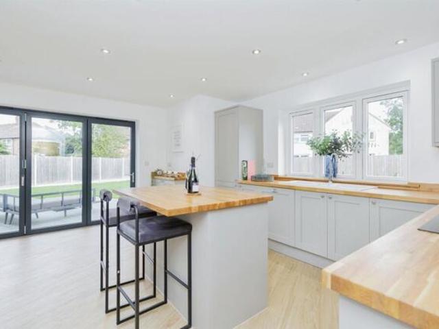 3 Bedroom Bungalow Leicester Leicestershire LS89130281