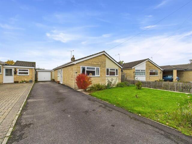 3 Bedroom Bungalow Malmesbury Wiltshire 100398127