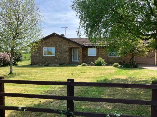 3 Bedroom Bungalow Milton Keynes Buckinghamshire 90427022