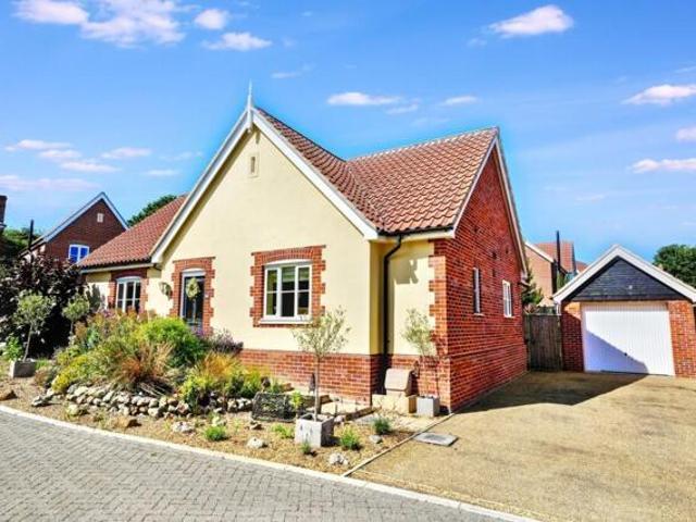 3 Bedroom Bungalow Norfolk Norfolk LS100096569