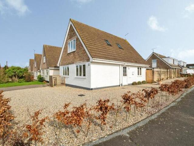3 Bedroom Bungalow Norwich Norfolk LS101678906