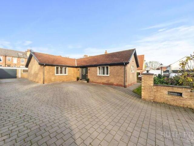 3 Bedroom Bungalow North Yorkshire Wakefield 101777625