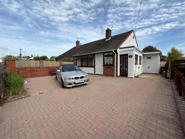 3 Bedroom Bungalow Nailsea North Somerset 100988002