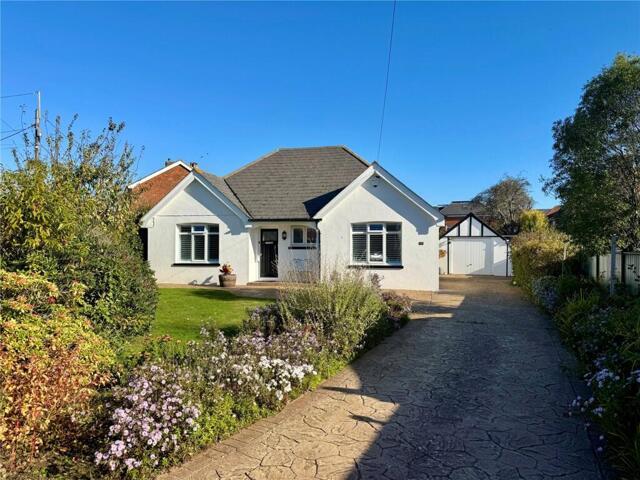 3 Bedroom Bungalow New Milton Hampshire 99735842