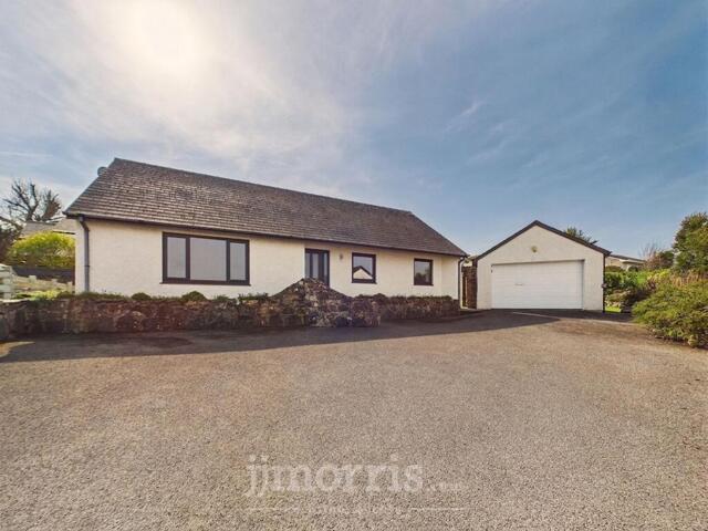 3 Bedroom Bungalow Newport Isle Of Wight 100426048