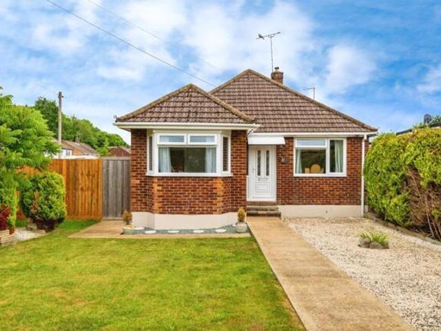 3 Bedroom Bungalow Southampton Hampshire 101892416