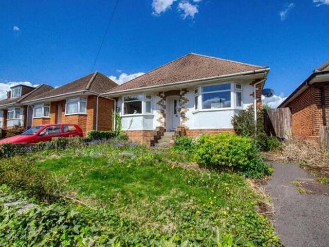 3 Bedroom Bungalow Southampton Southampton LS101955504