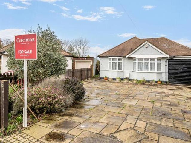 3 Bedroom Bungalow Shepperton Surrey 101892182