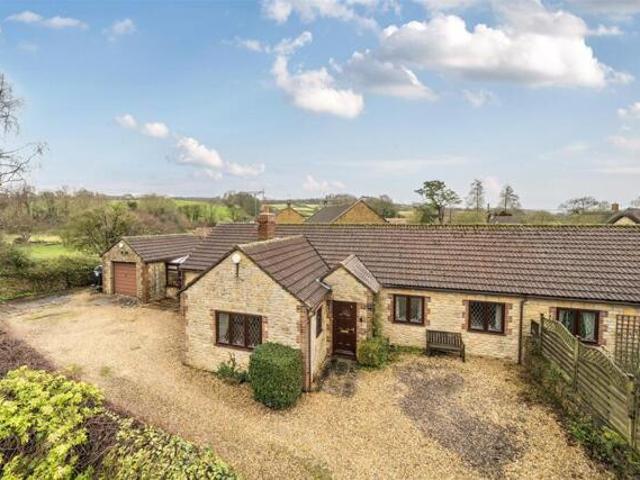 3 Bedroom Bungalow Sherborne Dorset LS99571907