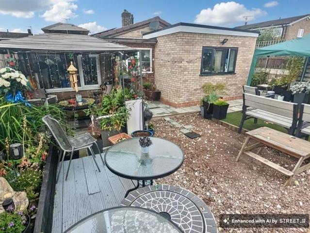 3 Bedroom Bungalow Staffordshire Staffordshire 101200205
