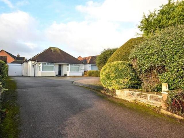 3 Bedroom Bungalow Staffordshire Staffordshire 98903775