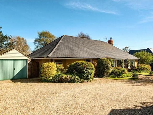 3 Bedroom Bungalow Stoke Stoke LS101352049