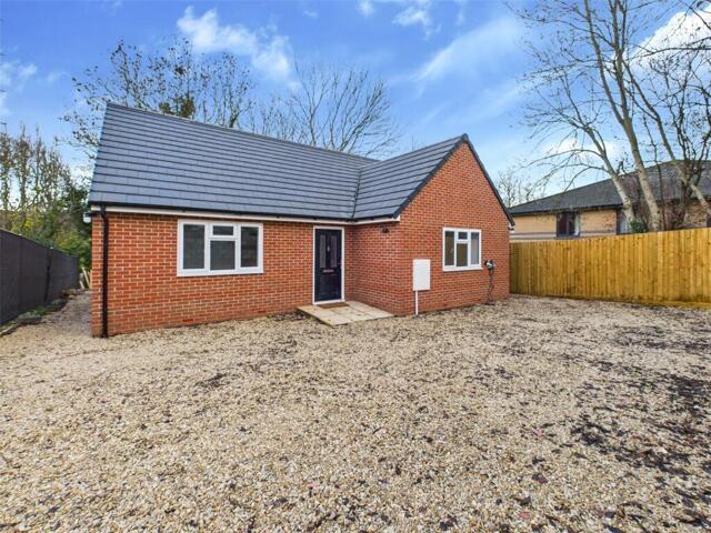 3 Bedroom Bungalow Stroud Gloucestershire 99688583